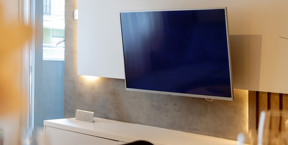 How to choose the right TVs for guest rooms - SONIFI